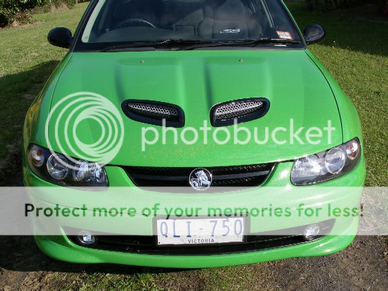 VX Commodore (Custom Green Paint) MELB