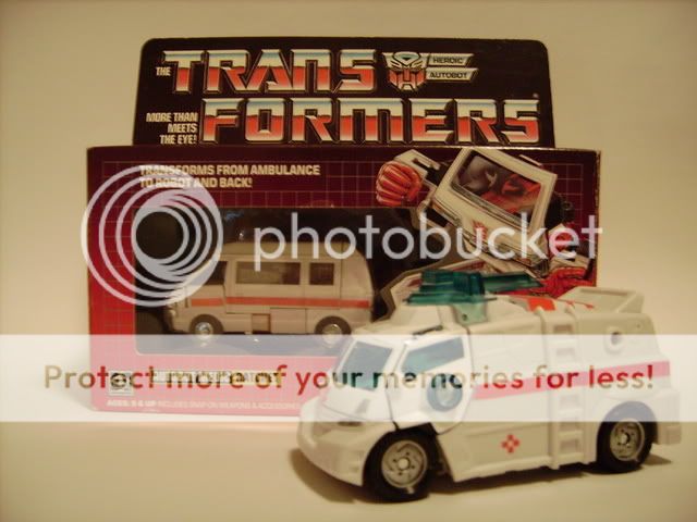2005 Botcon exclusive Ratchet on eBay - $350+?! | TFW2005 - The 2005 Boards